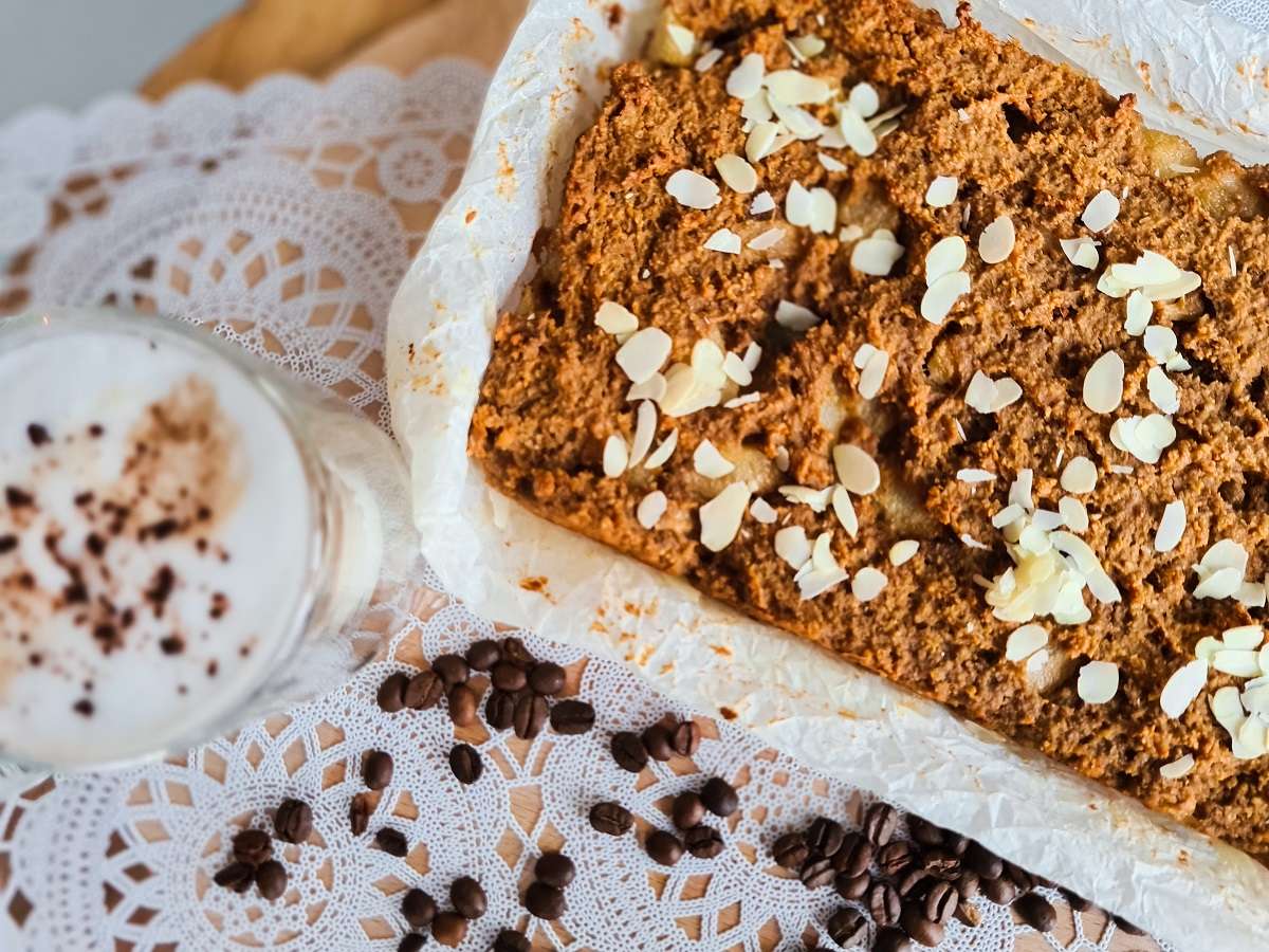 Lazyfitgirl Recept | Plaatkoek met peer en koffiesmaak